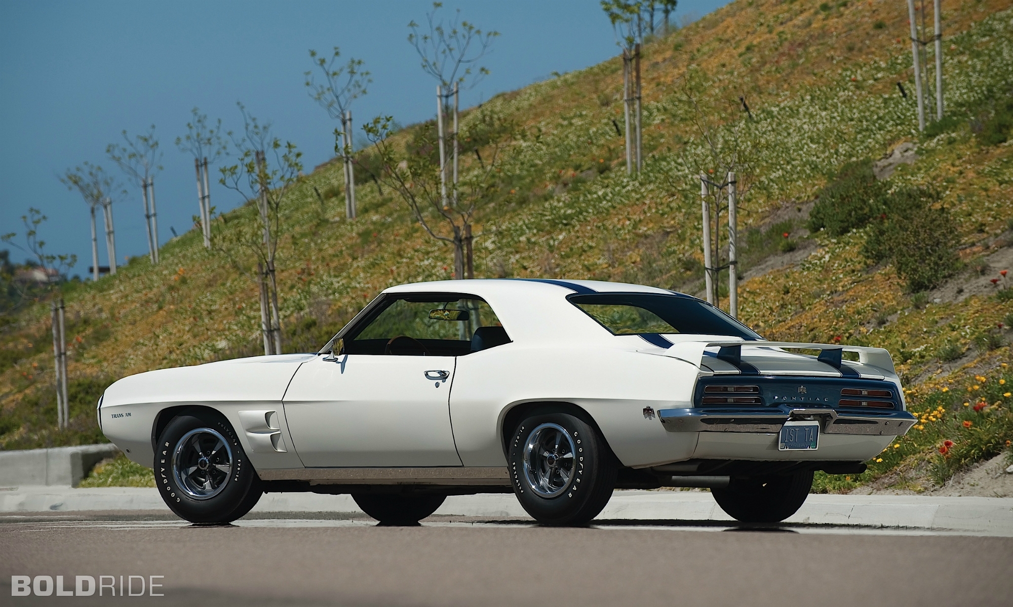 My perfect Pontiac Trans Am. 3DTuning - probably the best car configurator!