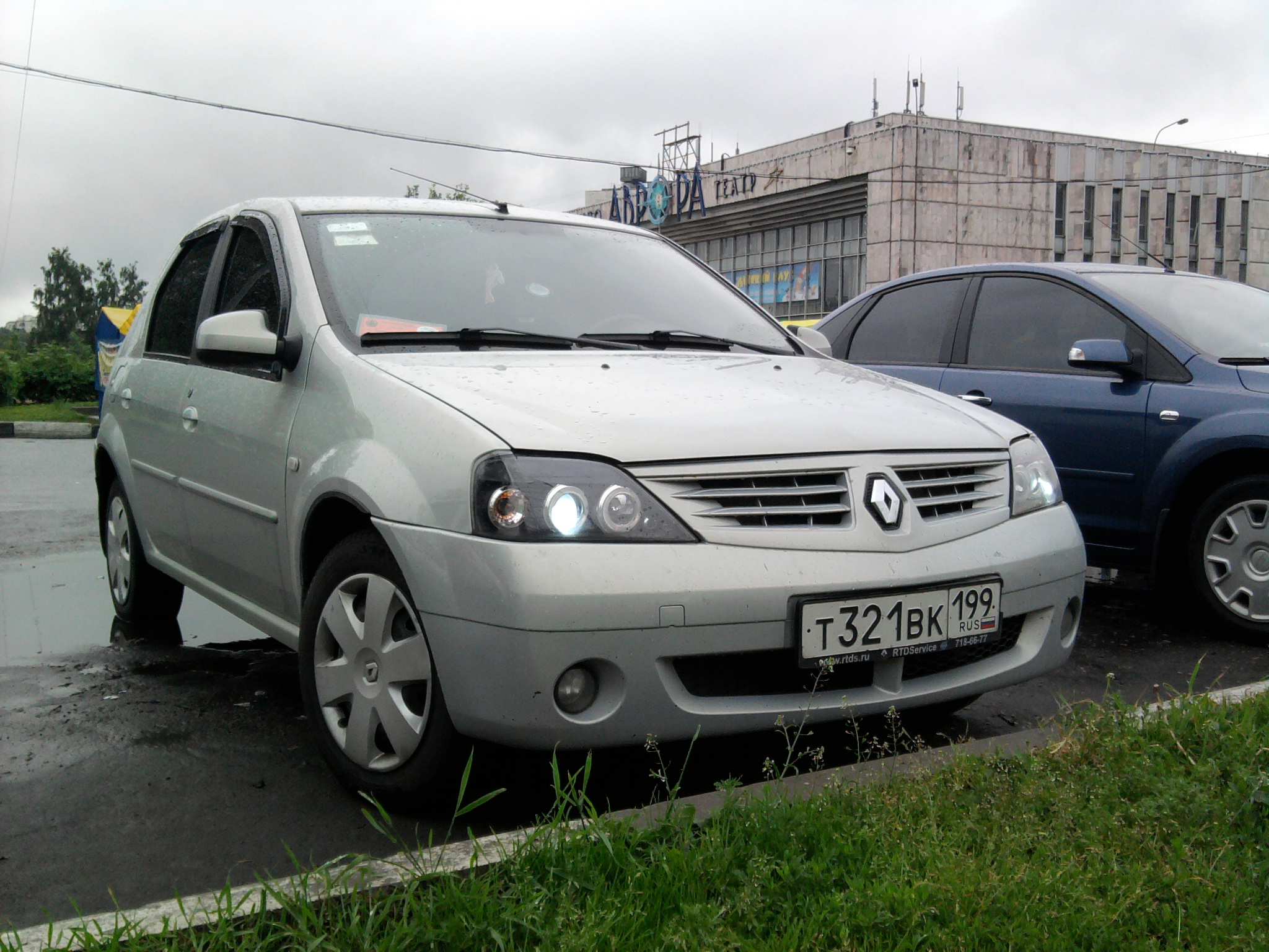 My perfect Renault Logan. 3DTuning - probably the best car configurator!